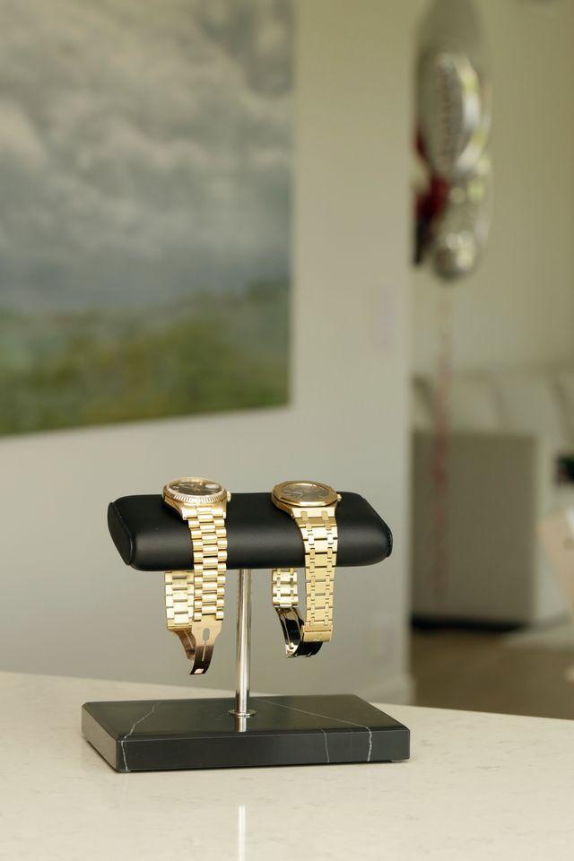 Watch stands - Display your watch in style - The Watch Stand